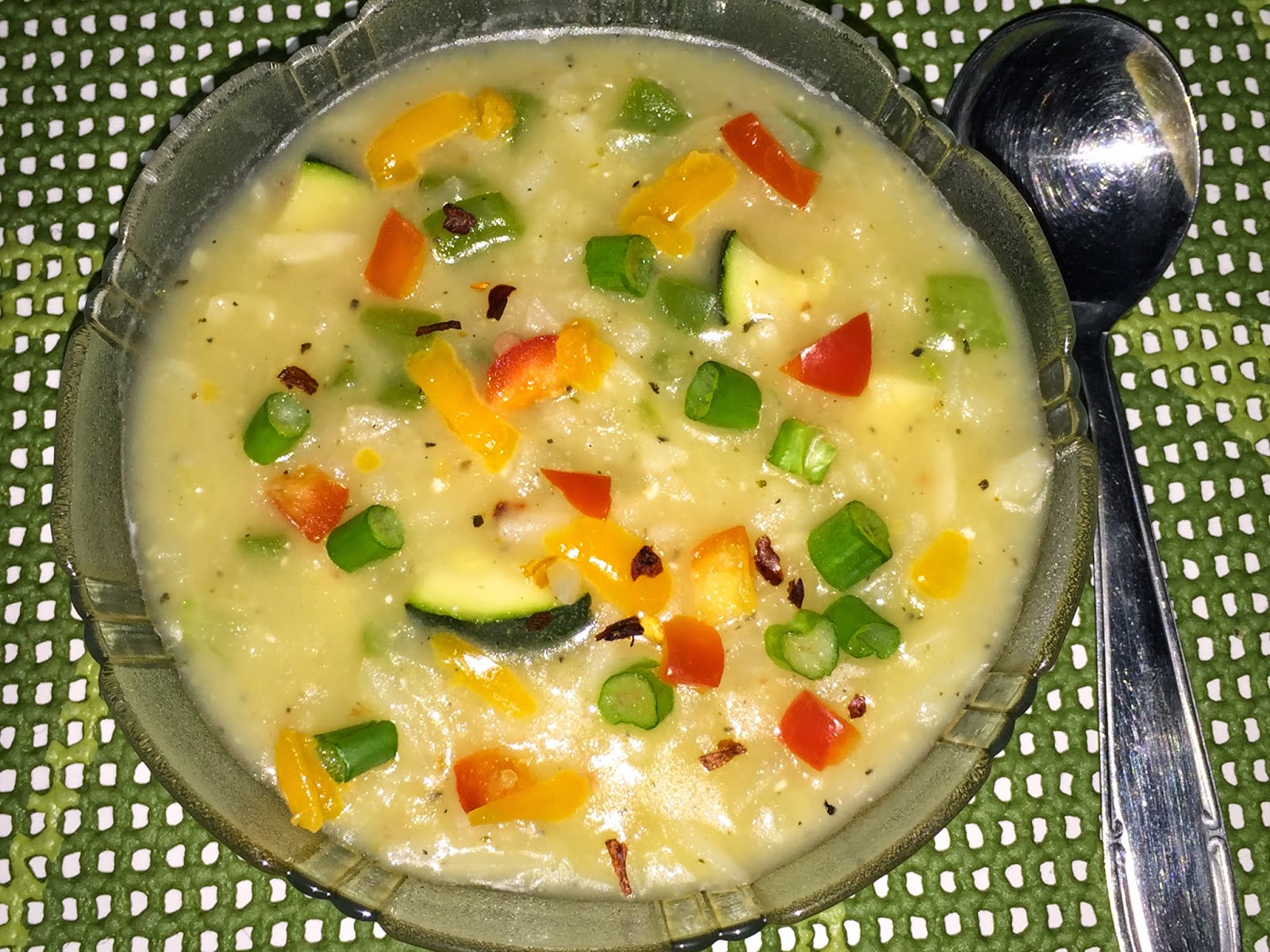 Queen of my kitchen: Hash Brown Potato and Veggie Soup